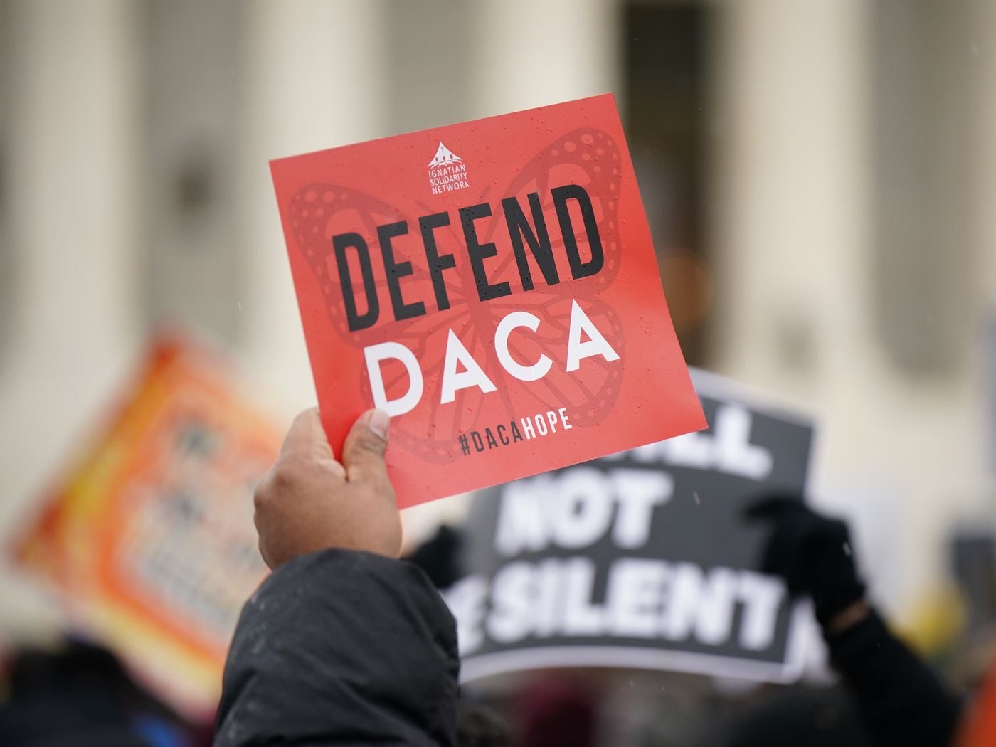 Soñadores en la mira de las deportaciones – La Conexión USA