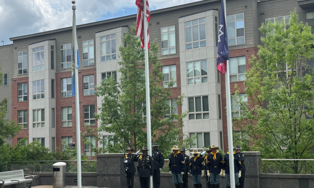 Durham celebra el Juneteenth y realiza una ceremonia de izamiento de ...