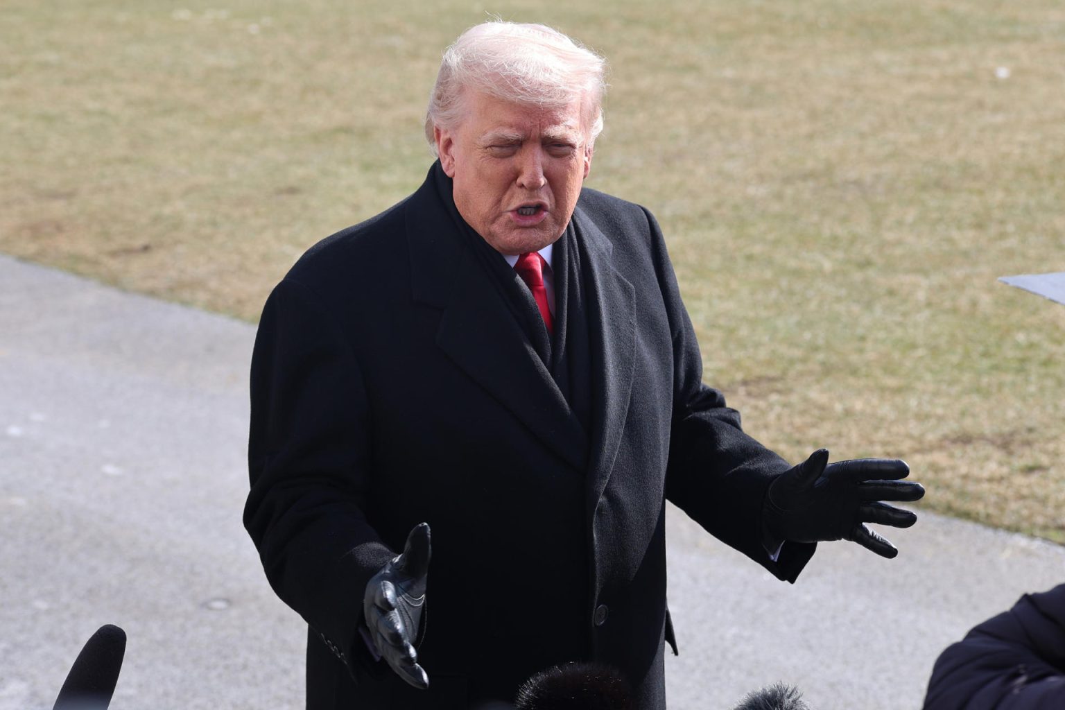 Regla de Trump sobre las ‘green cards’ golpea la migración legal y ...
