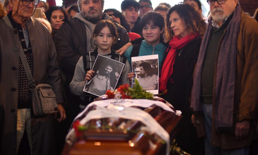 Taty Almeida, referente de Madres de Plaza de Mayo, recibe un último ...
